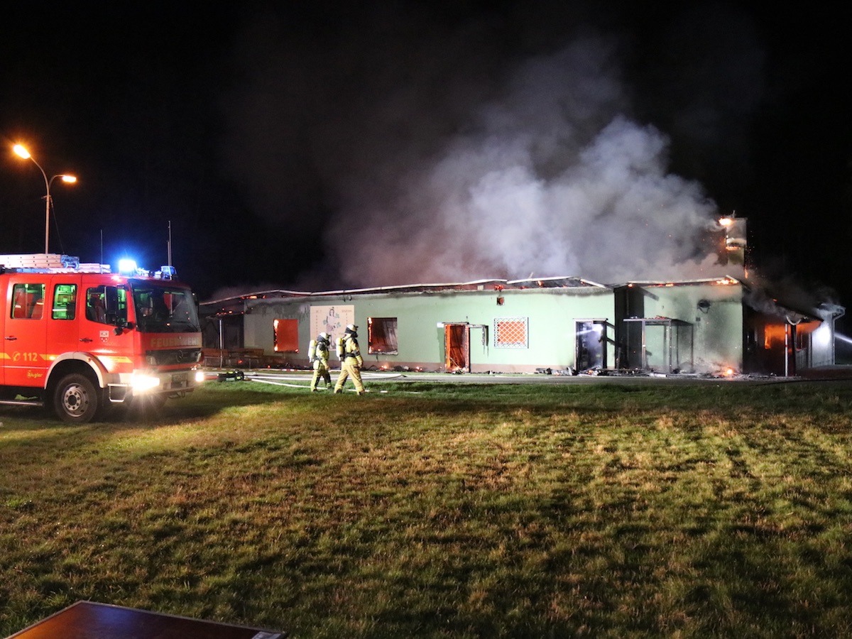 Brand im Schützenhaus | Feuerwehr VG Asbach