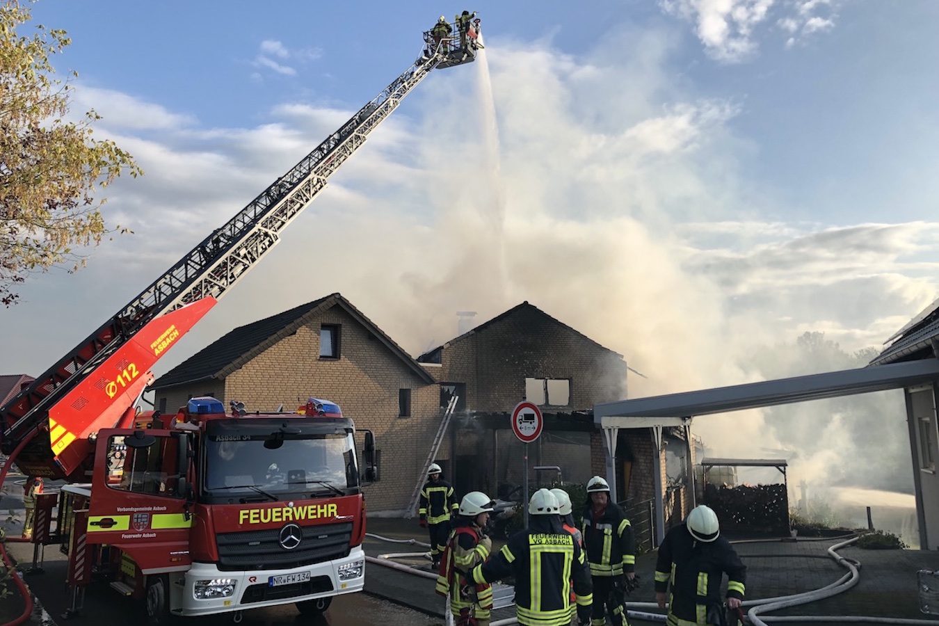 Gebäudebrand – Feuerwehr VG Asbach